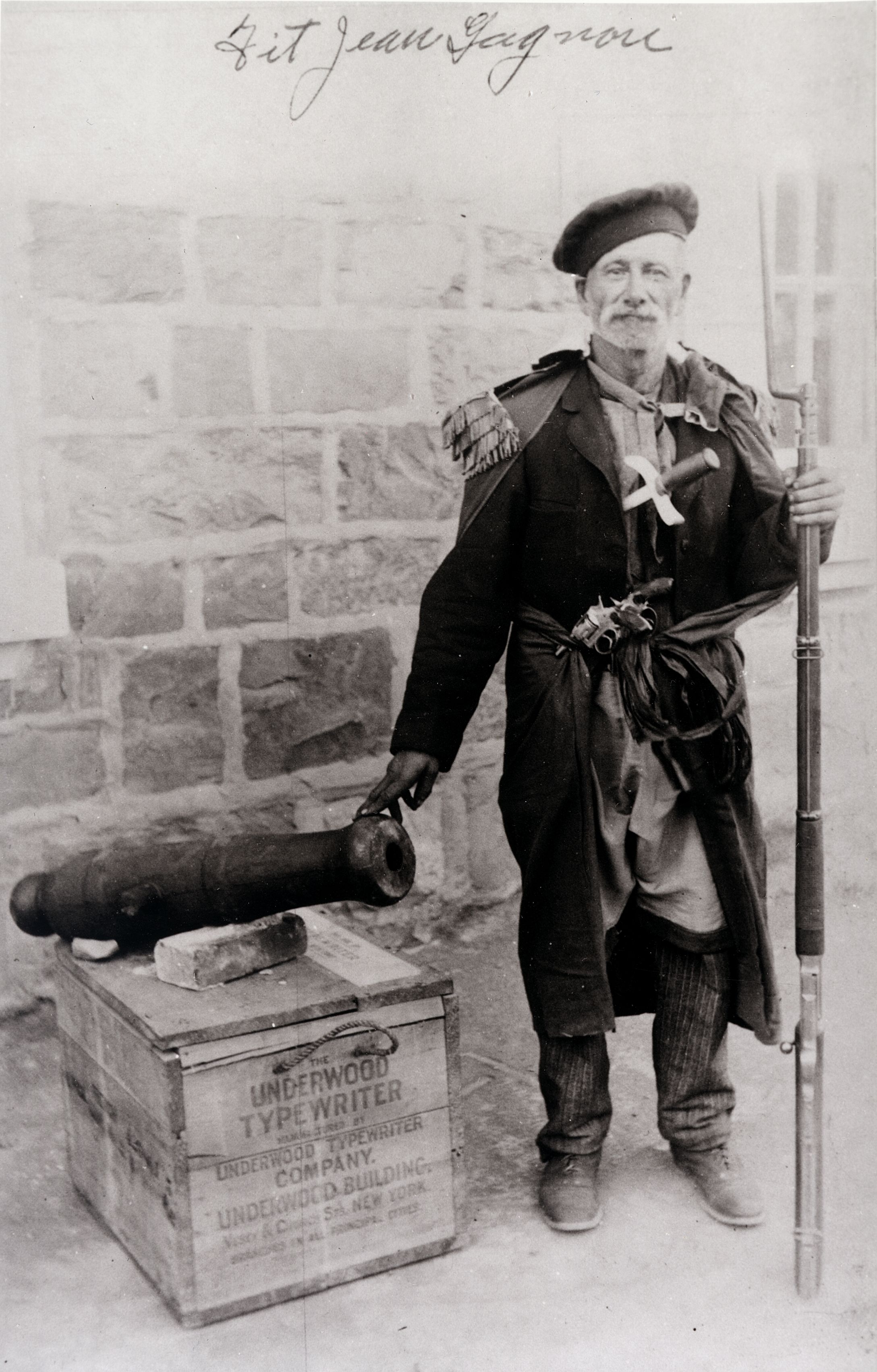 Entre mythe et réalité : Ti-Jean-Gagnon, le quêteux de Saint-Pacôme | BAnQ